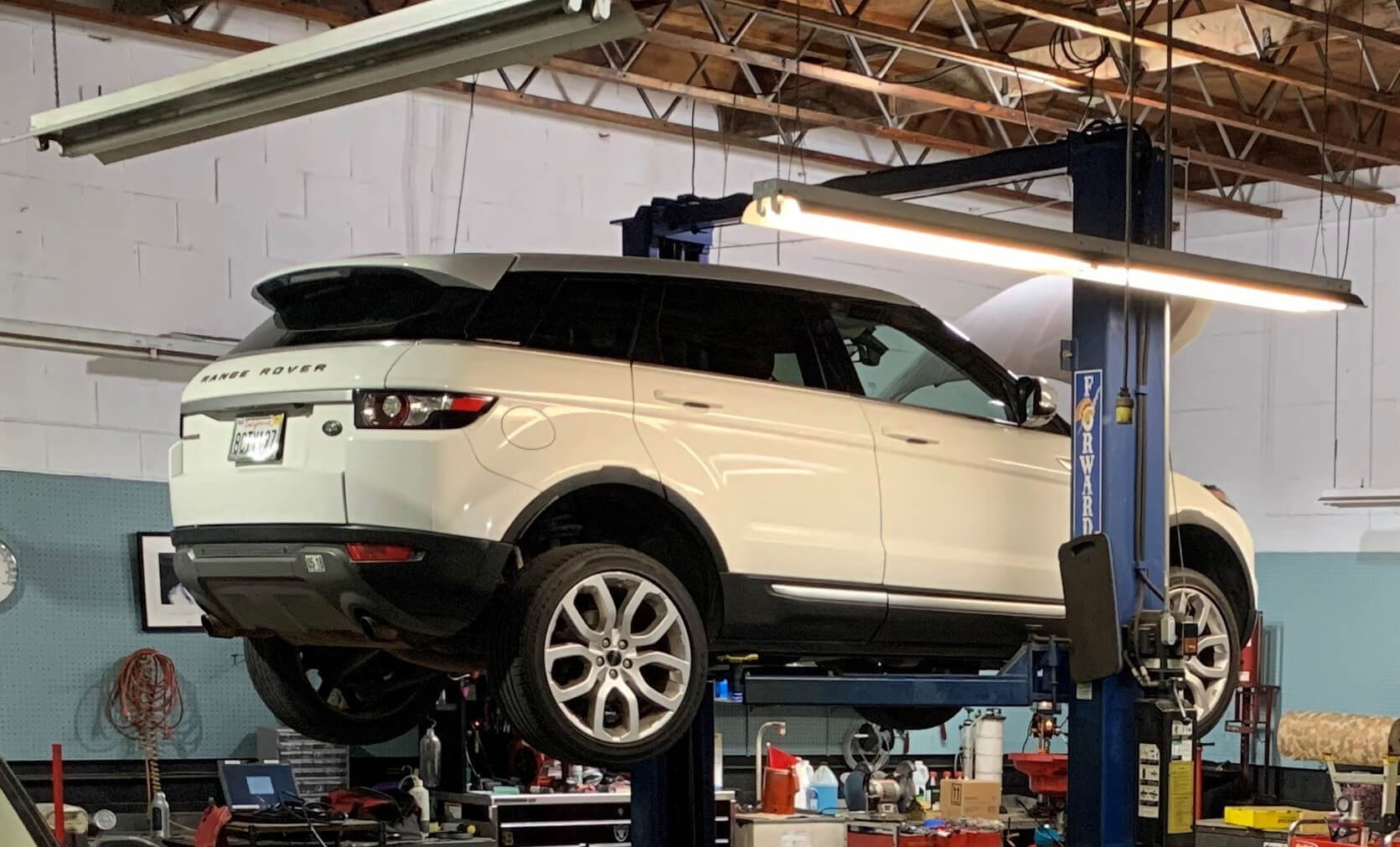 Service & Repair | Bob Jarrett Range Rover and Aston Martin Service